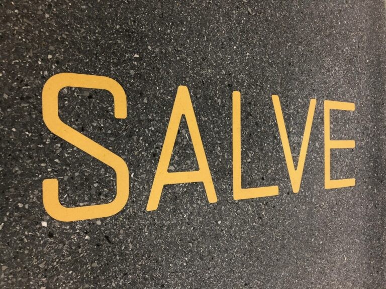 Столы из натурального терраццо камня, ручки, предметы, мебель ...